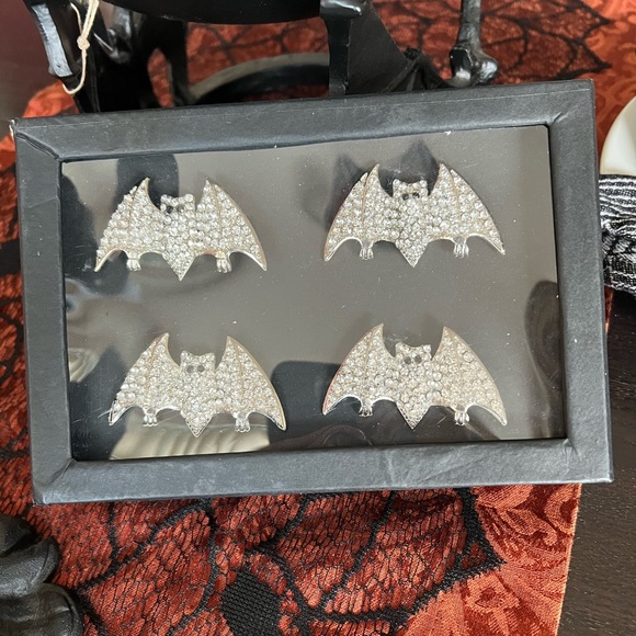 Tahari | Dining | Nib Set Of 4 Tahari Rhinestone Bat Napkin Rings ...